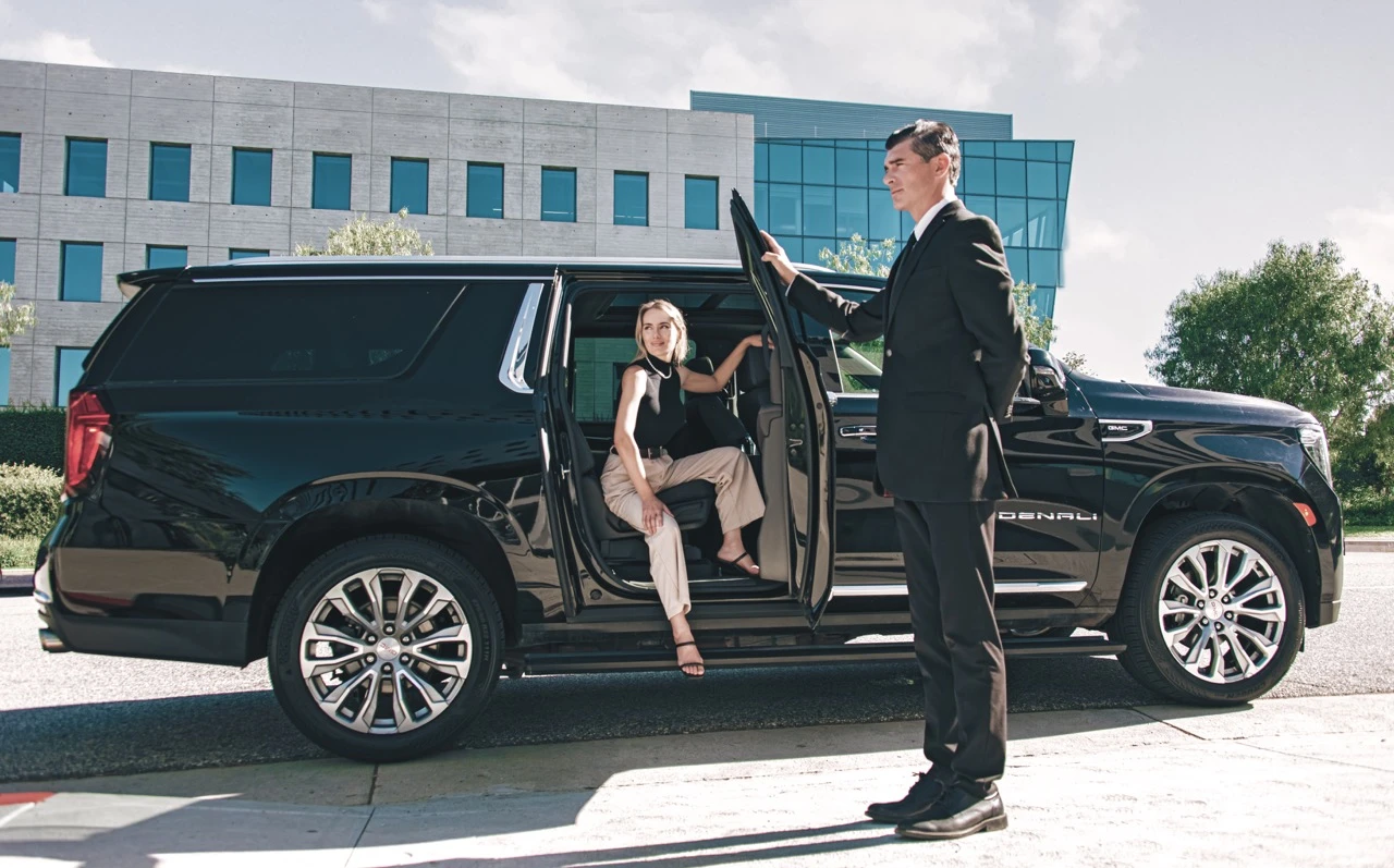 Reliable LAX to Santa Monica Car Service | LAXcar™